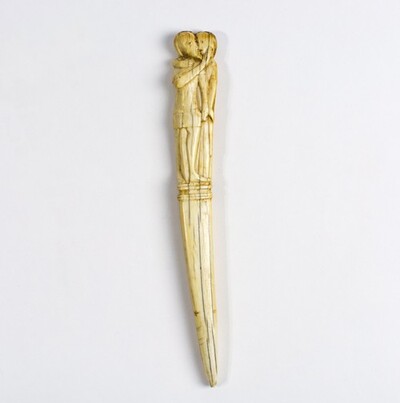 Carved hair parter, Triston and Iseult | Europeana