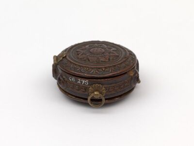 Netsuke in shape of a watch | Europeana