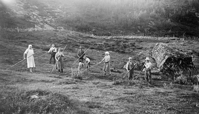 Fra setra til garden Søre Kvam i Vang i Valdres, Haugastølen ...