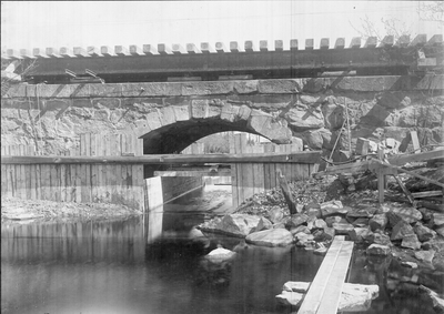 Provisorisk bro använd vid reparation av valvbro | Europeana