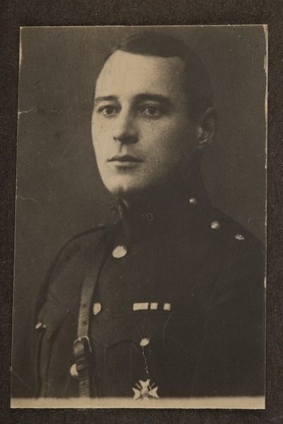 Major Erich Möldre fotoalbum | Europeana