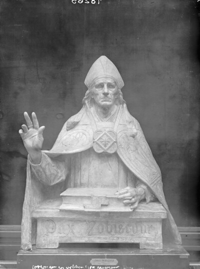 Pax vobiscum (Bronzebüste eines Bischofs) | Europeana